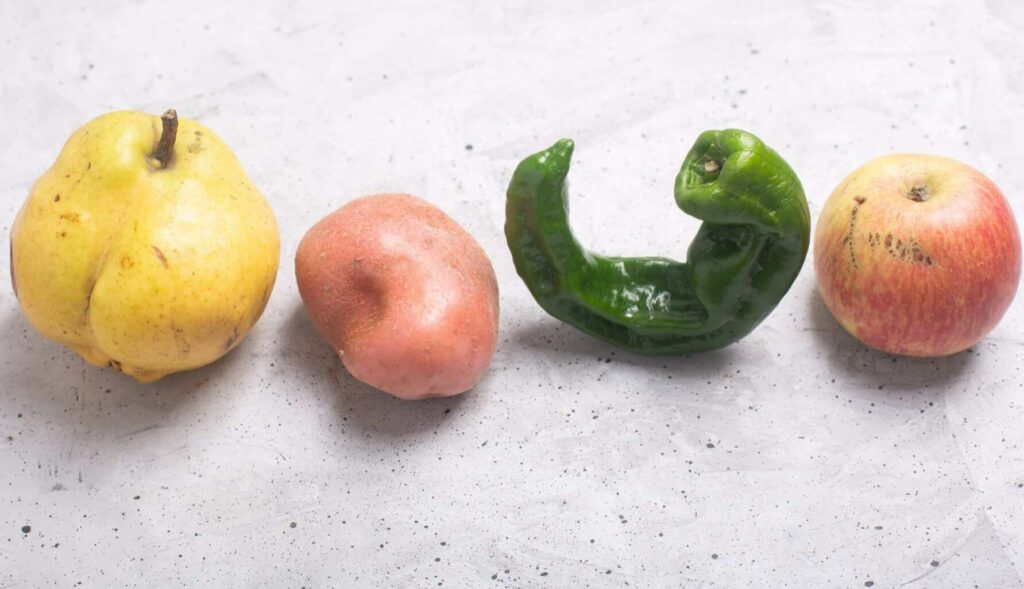 Supermercado vende frutas y verduras deformes para apoyar a ...