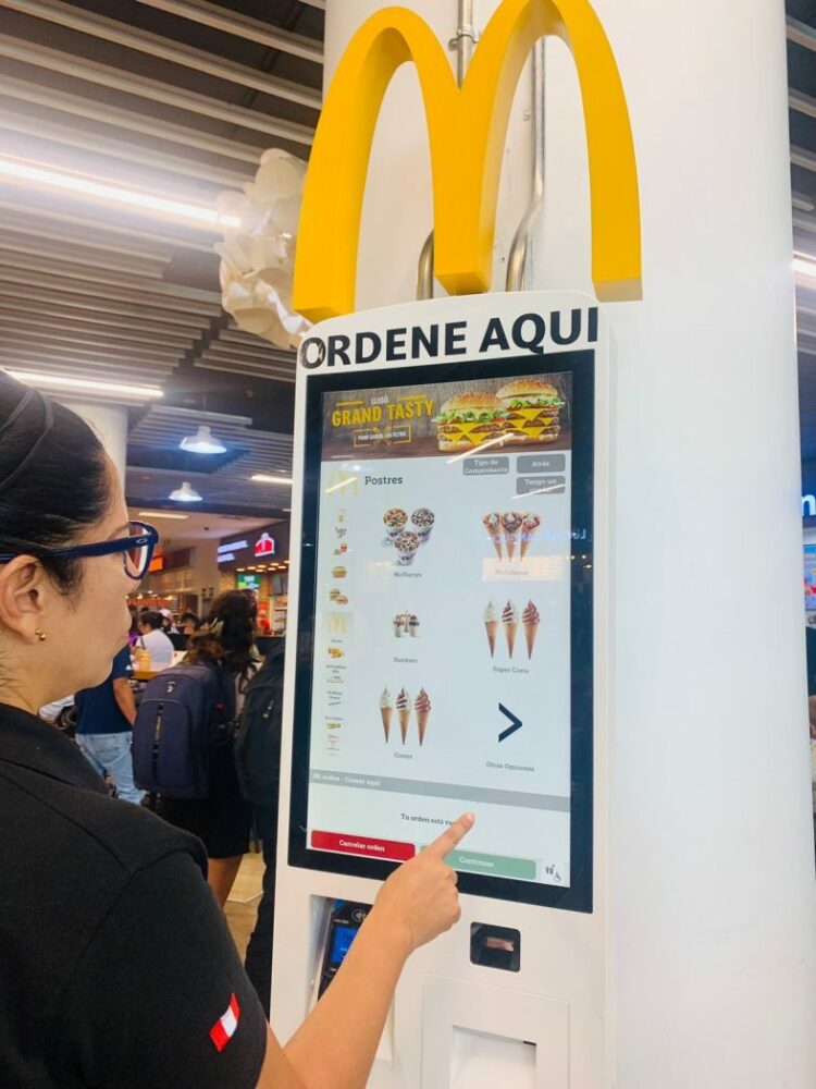 McDonald’s habilitó quioscos digitales en el Aeropuerto Internacional ...