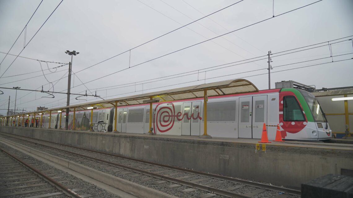 Línea 1 del Metro de Lima rinde homenaje al Perú con ilustraciones ...