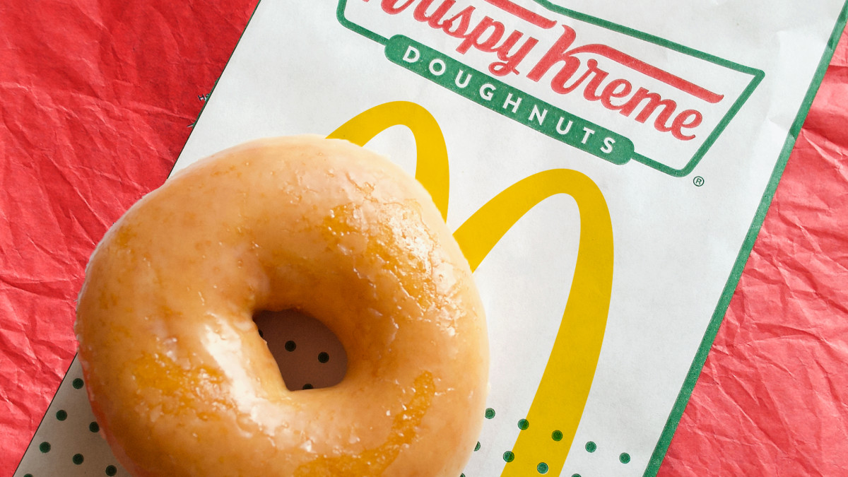 McDonald's firmó un acuerdo con Krispy Kreme para ofrecer donas en sus locales - Mercado Negro